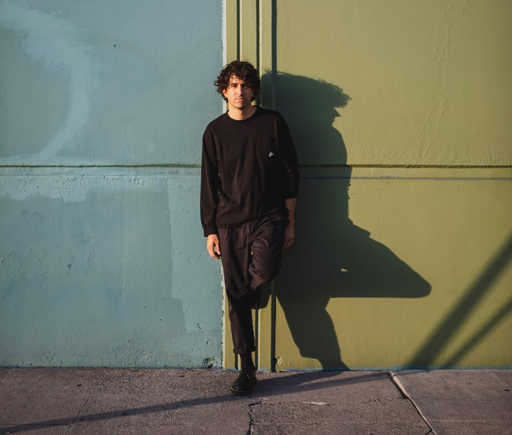 Low Hum shares new single & video – Last Gang Records